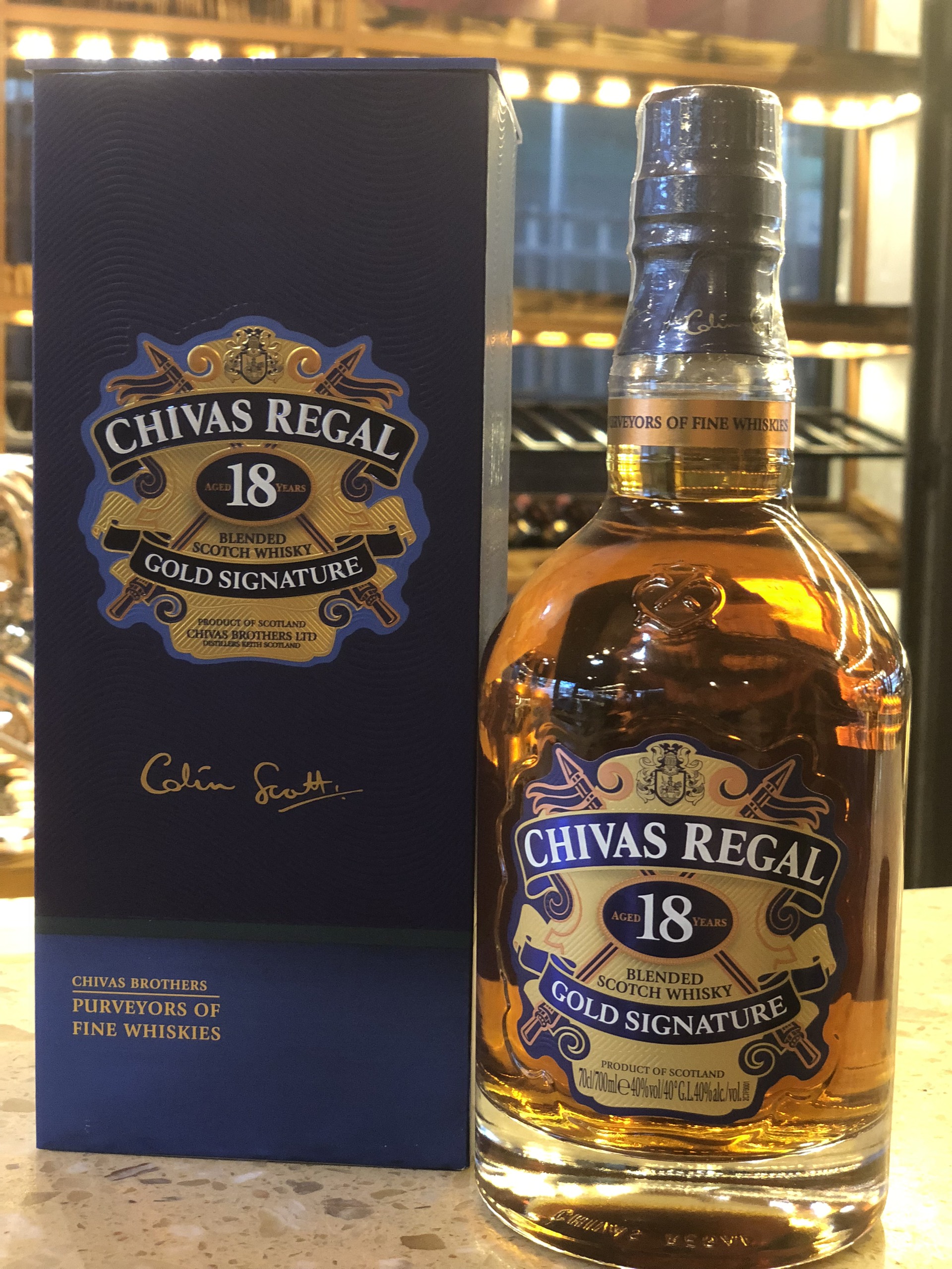 Rượu Chivas Regal 18 Years Gold Signature - R.WINE